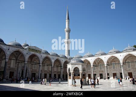 The Blue Mosque in Istanbul, Turkiye (Turkey) is also known as the ...