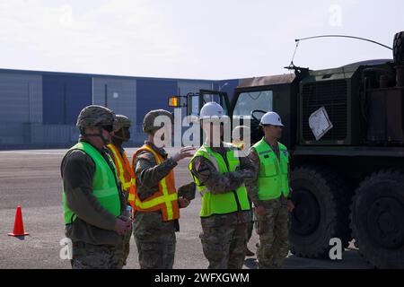 Soldiers assigned to the 194th Division Sustainment Support Battalion ...