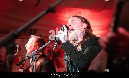 Lead Vocalist for Drowning Pool, Ryan McCombs sings among deployed ...