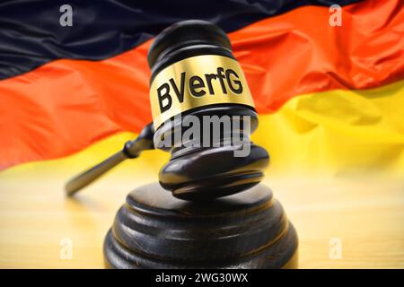 FOTOMONTAGE, Richterhammer, Justiz, Rechtsprechung *** FOTOMONTAGE ...