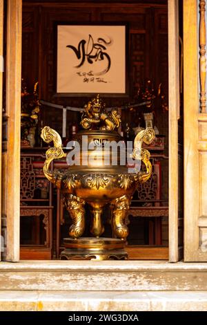 Ancient Vietnamese weapon in Grand World Phu Quoc Stock Photo - Alamy