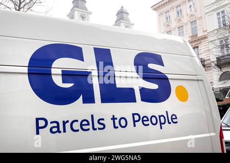 A transporter of the GLS parcel service Stock Photo - Alamy