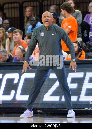 Kansas State head coach Jerome Tang cheers his team on against Iowa ...