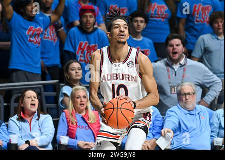 Auburn guard Chad Baker-Mazara (10) celebrates during the first half of ...