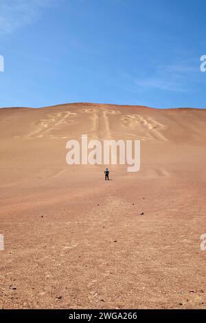 Geoglyph El Candelabro or candelabra of Paracas, Paracas, Reserva ...