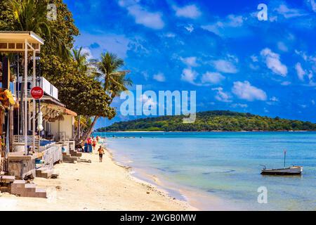 Hotel frontage and facilities on Chaweng beach, Ko Samui, Thailand ...