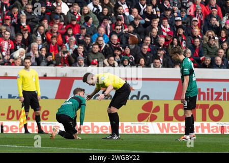Daniel Siebert (Schiedsrichter) GER, SC Freiburg - FC Bayern Muenchen, Fussball, Bundesliga, 19 ...