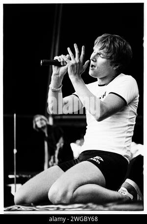 90s BOY BAND, LET LOOSE, 1995: Richie Wermerling the original singer of ...