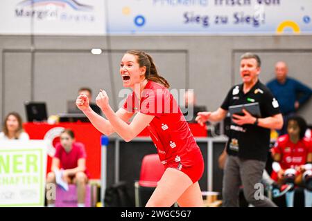 Dresden, Deutschland. 03rd Feb, 2024. Alexander Waibl (Cheftrainer ...