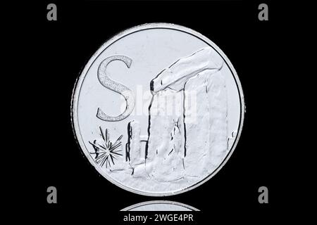 The letter 'S' for Stonehenge on the 2018 A To Z 10 pence coin series ...