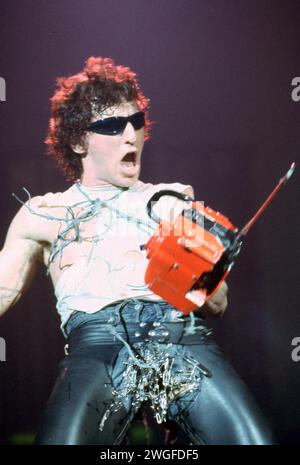 Fee Waybill of The Tubes in concert in 1977 Credit: mpiRR / MediaPunch ...