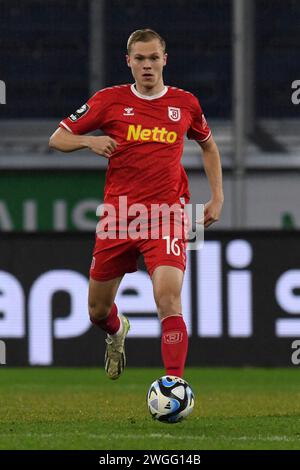 Louis Breunig (SSV Jahn Regensburg, 16), Fraser Hornby (Darmstadt 1898 ...