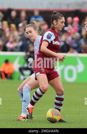 DAGENHAM, ENGLAND - FEBRUARY 04: Amber Tysiak of West Ham United WFC in ...