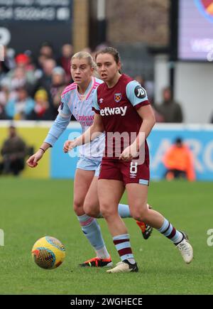 DAGENHAM, ENGLAND - FEBRUARY 04: Emma Snerle of West Ham United WFC ...