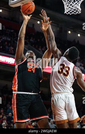 Oregon State center KC Ibekwe (24) warms up before an NCAA college ...