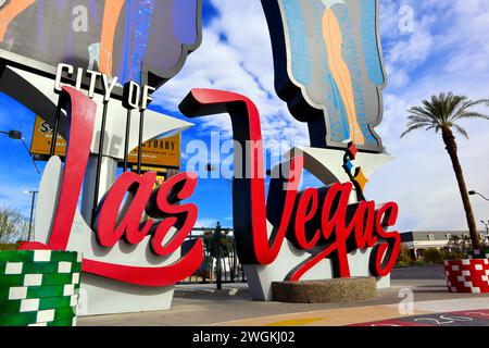 Las Vegas, Nevada: Las Vegas Boulevard Gateway Showgirls sign in ...