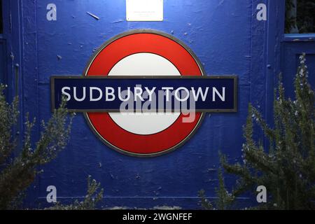 South Harrow London Underground Station Sign Stock Photo - Alamy