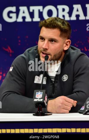 San Francisco 49ers defensive lineman Arik Armstead poses for a ...