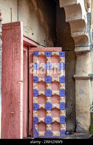 09 20 2006 Vintage Old Wall of Shri Jagannath Mahadev temple ...