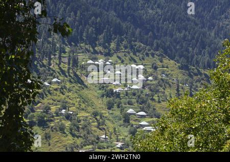 Village kamal ban kaghan balakot foggy weather photos Stock Photo - Alamy