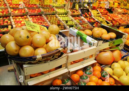 Obst und Gemuesestand Foto: Thomas Wieck Stock Photo - Alamy