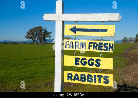 Farm sign, Benton County, Oregon Stock Photo - Alamy