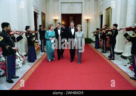 President Ronald Reagan and Nancy Reagan with Bill Clinton and Hillary ...