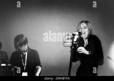 PORTIHEAD, BRISTOL FREE CONCERT, 1998: Beth Gibbons of Portishead ...