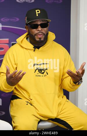 Hollywood, USA. 08th Feb, 2024. Aniya Wayans, Samara Saraiva, Damon ...