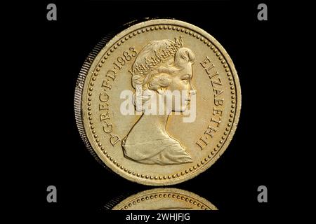 The first One Pound coin issued in the United Kingdom by the Royal Mint ...
