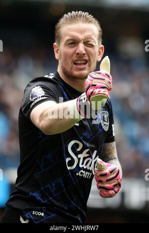 Everton goalkeeper Jordan Pickford gives his team instructions during ...
