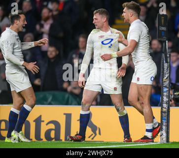 Fraser Dingwall of England celebrates his try during the Quilter ...