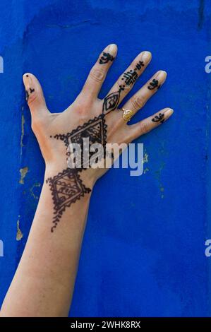 Traditional Moroccan hand tattoo, henna, tattoo, craft, tradition ...