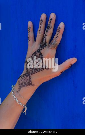 Traditional Moroccan hand tattoo, henna, tattoo, craft, tradition ...