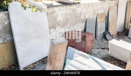 Workplace to crave the tombstone using marble and granite Stock Photo ...