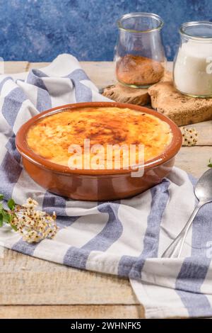 Cracked the caramelized sugar Stock Photo - Alamy