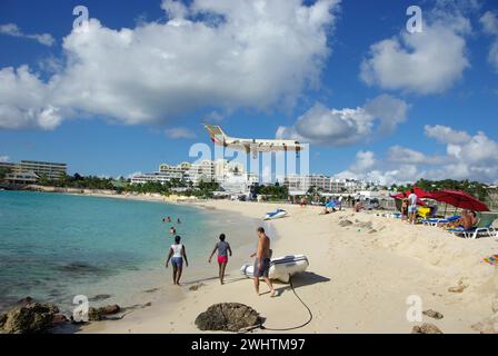 Caribbean, Guadeloupe, landing approach, aeroplane, passenger plane ...