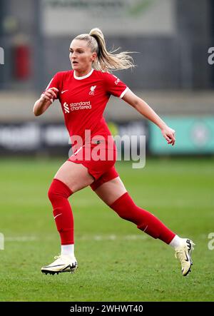 Melissa Lawley #11 of Liverpool Women drives with the ball during the ...