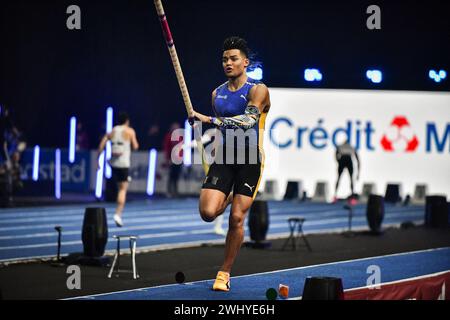 Greece's Emmanouil Karalis competes in the men's pole vault final at ...
