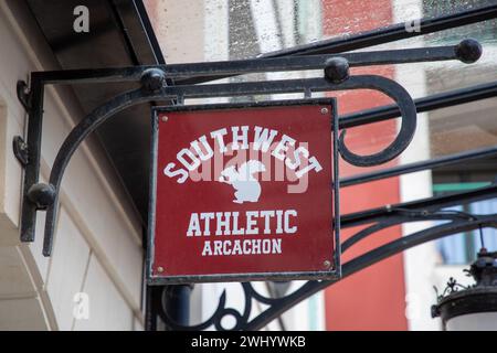 arcachon , France - 02 12 2024 : pullin logo text and brand sign ...