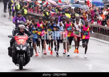 Leading elite men's race athletes competing in the TCS London Marathon ...