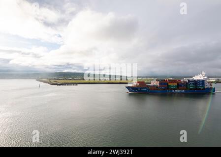 Container ship BG Diamond leaving Belfast Port Stock Photo - Alamy