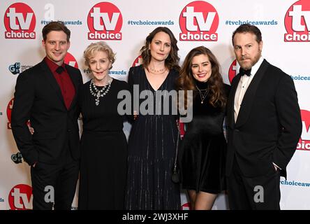 Nicholas Ralph, Patricia Hodge, Anna Madeley, Rachel Shenton and Samuel ...