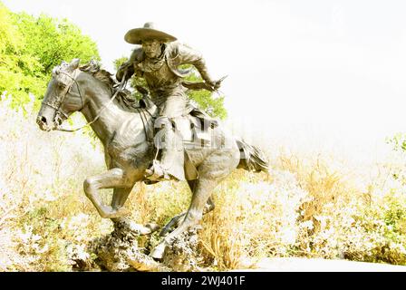 Dallas Texas Usa Cowboy On Horse Statue Stock Photo - Alamy