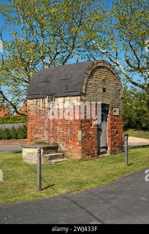 Village lock-ups. Litlington, Cambridgeshire, built in the early 18th ...