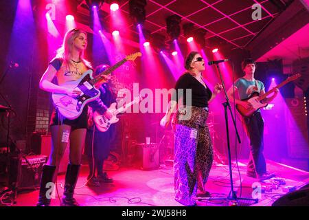 Victoria Melling of Manchester band Duvet performing live onstage Stock ...