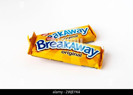 A Nestle Breakaway chocolate biscuit bar Stock Photo - Alamy