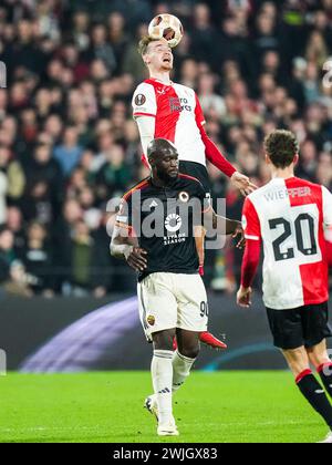 ROTTERDAM - Romelu Lukaku of AS Roma, Thomas Beelen during the UEFA ...
