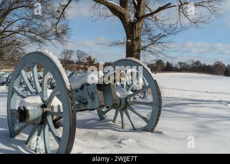 Snow covered Revolutionary War cannons at Valley Forge National ...