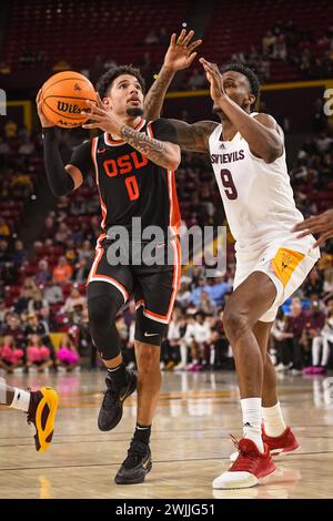 Oregon State guard Jordan Pope (0) plays during an NCAA college ...